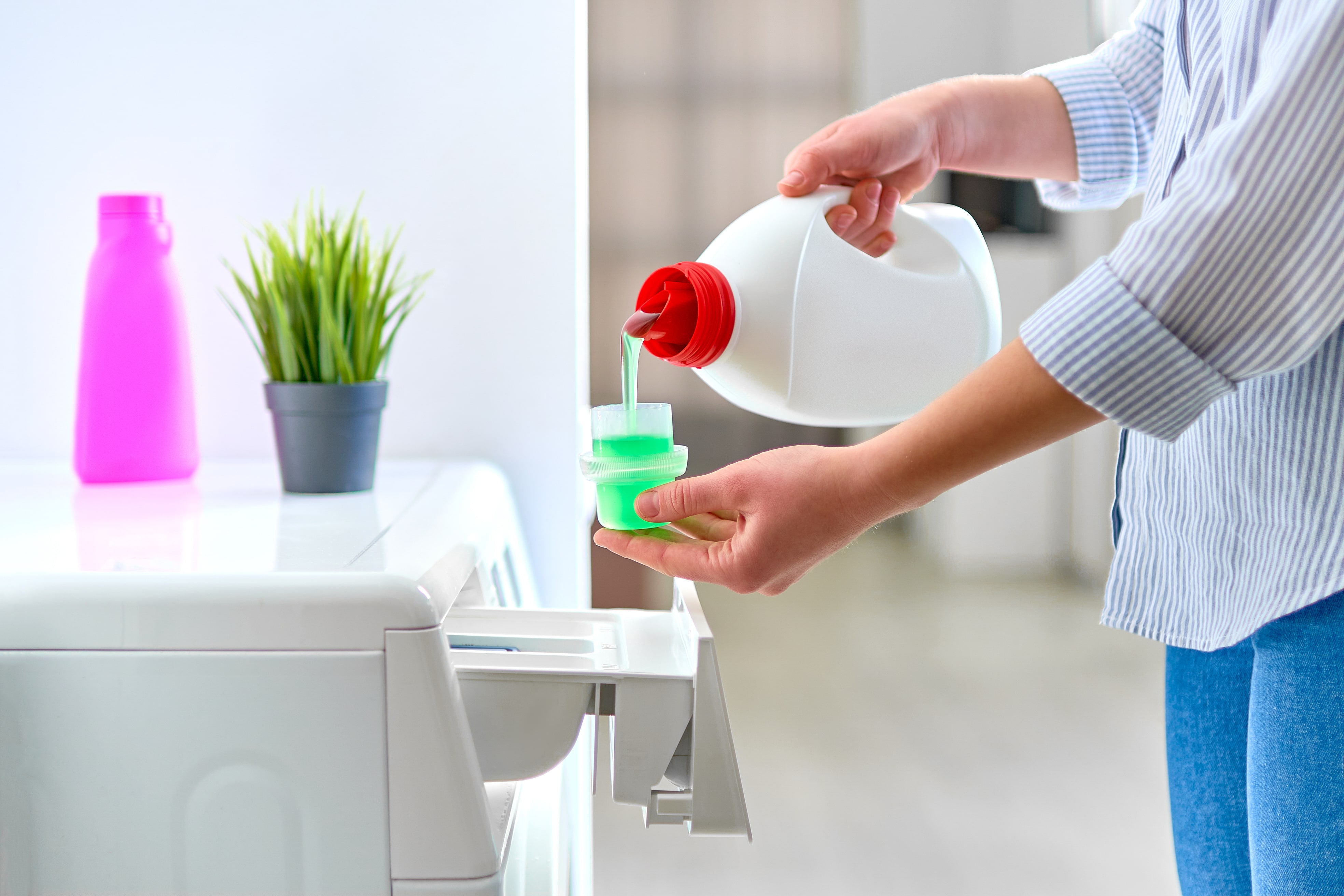 Choosing The Best Detergent For Your Washing Machine and Clothes